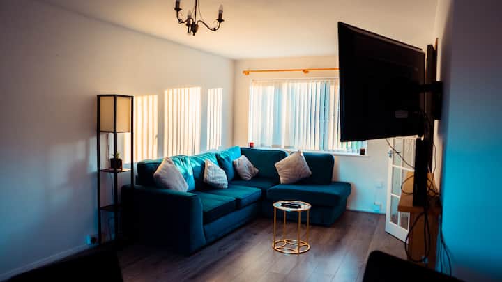 Directors Den | Office, Parking, Nec/cov Arena - Coventry