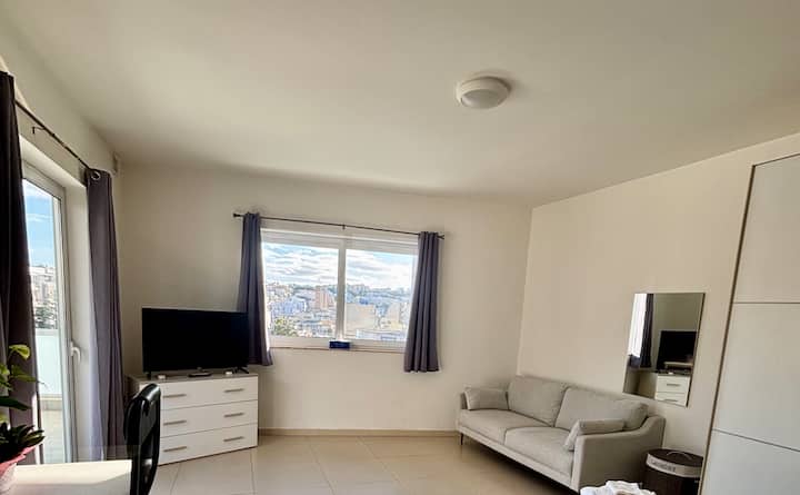 Martina Stay - Your Home In St. Julian’s - Malta