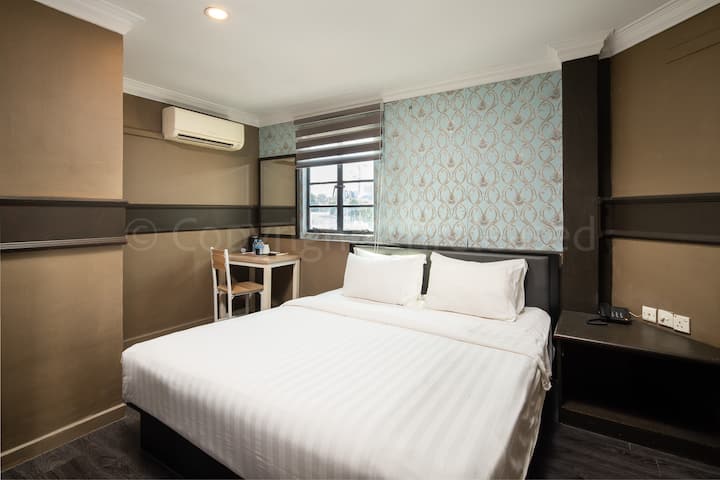 Deluxe Double With Balcony In Bugis - Singapore