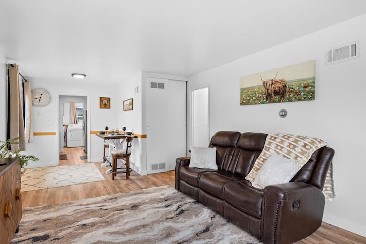 Quiet And Secure 1-bed Apartment Close To Hospital - Casper, WY