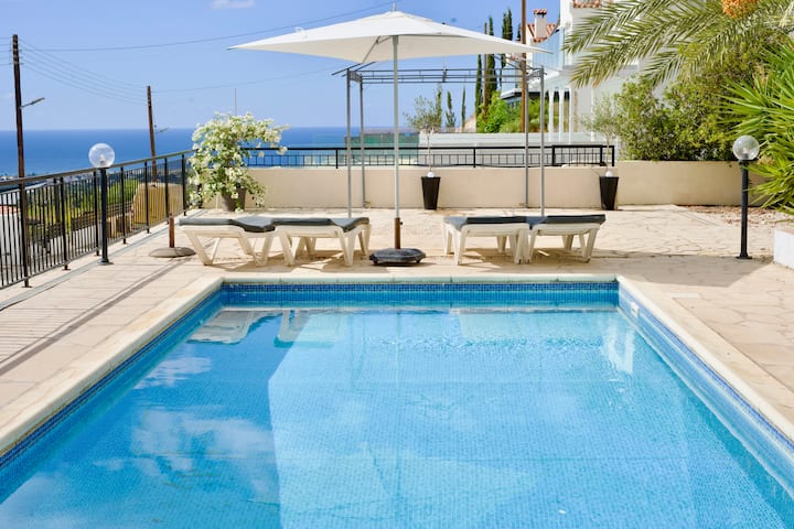 Peyia Paradise: Spacious 4-bedroom Villa With Pool - Chipre