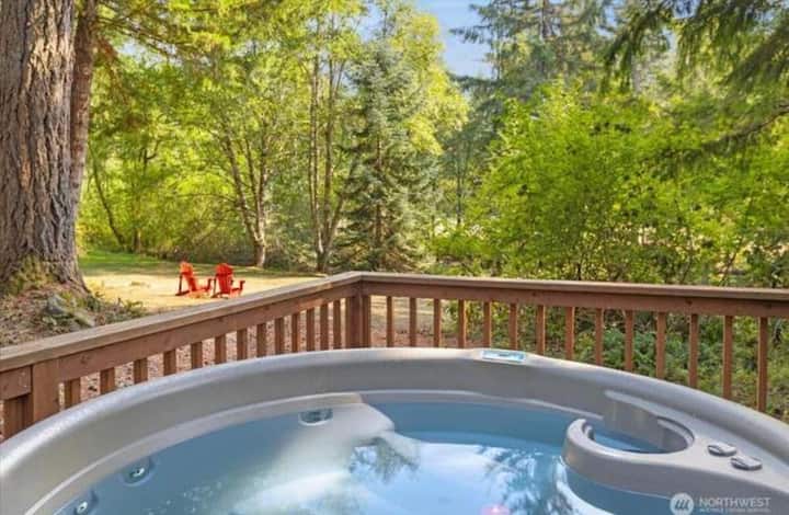 Pika’s Paradise; Hot Tub & Sauna, 1 Bedroom - Ashford, WA