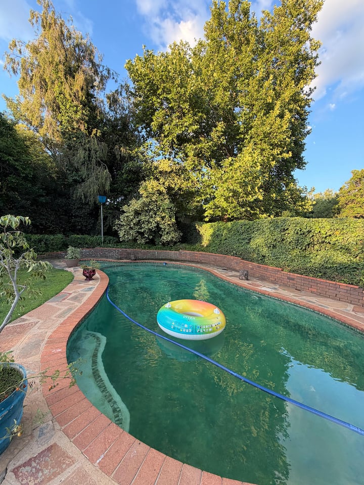 Moya Guesthouse
Where Tranquility Meets Style - Randburg