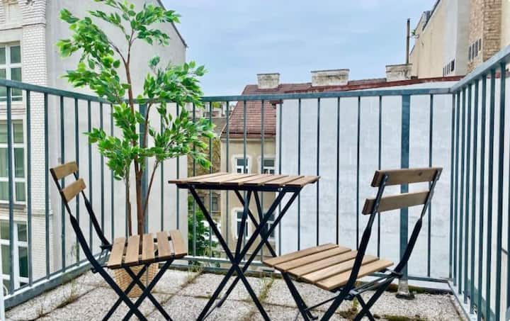 Balcony | Central | Free Parking - Wenen