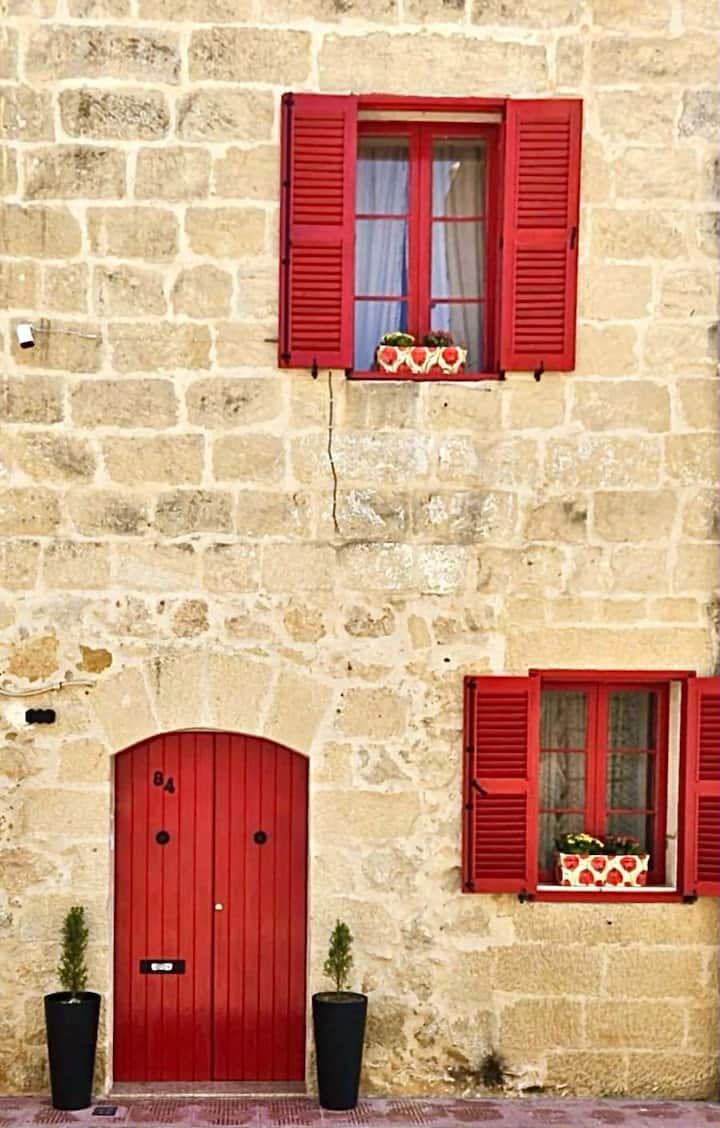 Traditional Holiday Home In The Heart Of Nadur - Málta