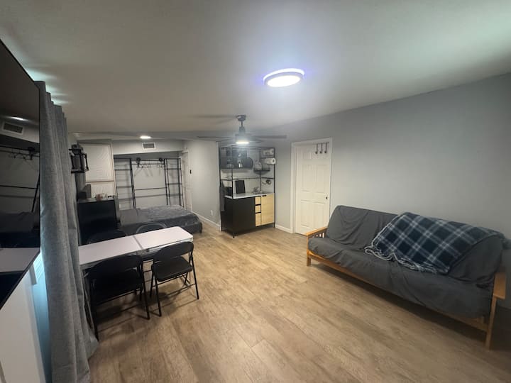 Cozy Studio For 4 - Panama City, FL