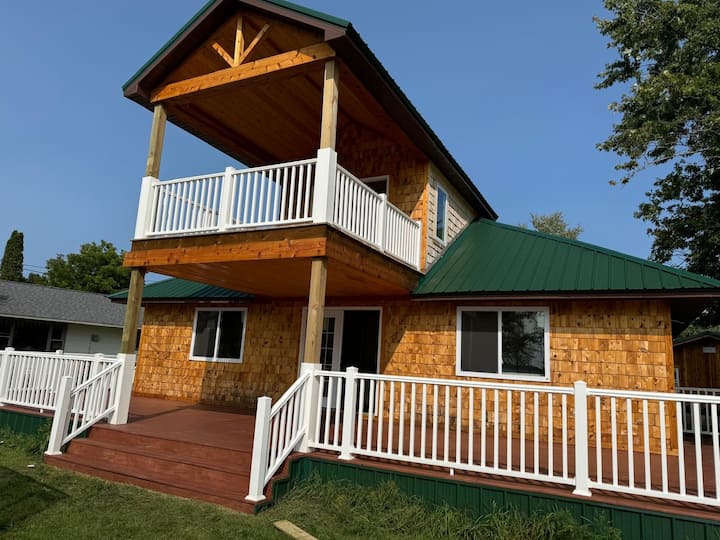 Logger Home - Manistee, MI
