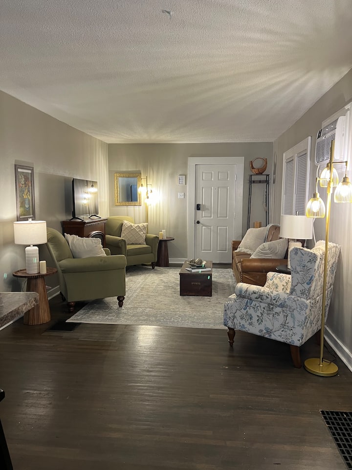 The Haven - Charming Bungalow Near Downtown. - Fort Wayne, IN