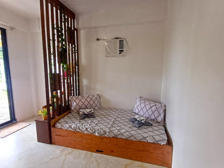 Mal-jays' Place - R1 - Badian