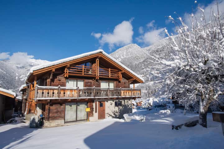 Charming Alpine Chalet - 2 Rooms - Near Lifts - Verbier