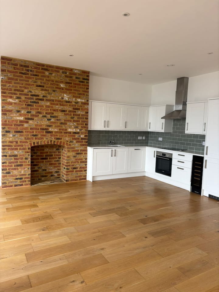 Luxury Ground Floor Seaview 2 Bedroom Apartment - Steyning