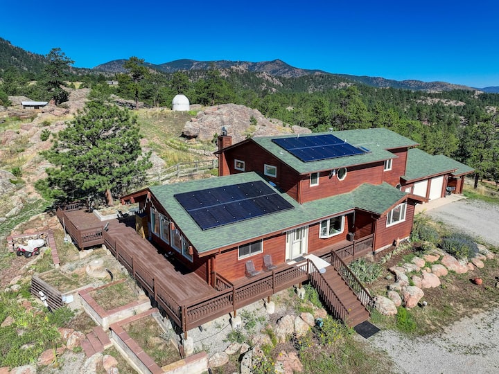 Mountain Splendor Retreat & Guest Home - Lyons, CO