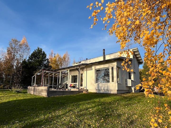 Moderni Huvila Merenrannalla Meri-porissa - Reposaari