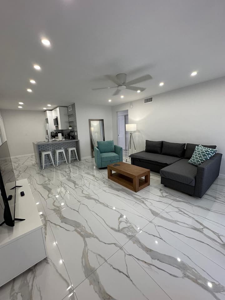 Koala 205 Residence - North Miami, FL