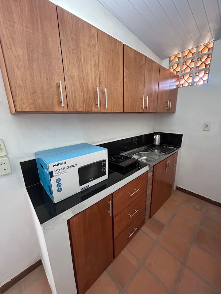 1 Habitación Individual Privada.