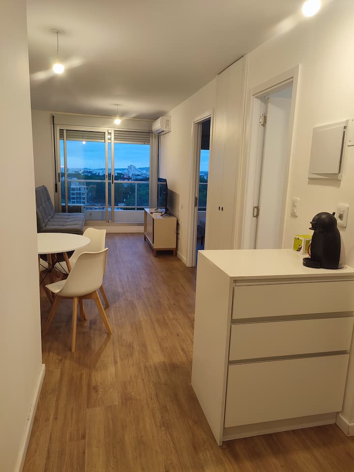 Apartamento Amueblado Con Garage En Zona 3 Cruces - Uruguay