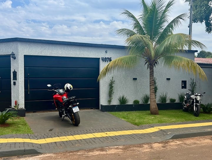 Edícula Com Piscina Para Pousar, Laser Em Família - Foz do Iguaçu