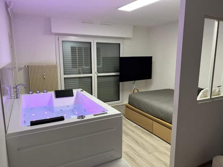 Studio Avec Jacuzzi - Proche Centre Ville - Strasburgo