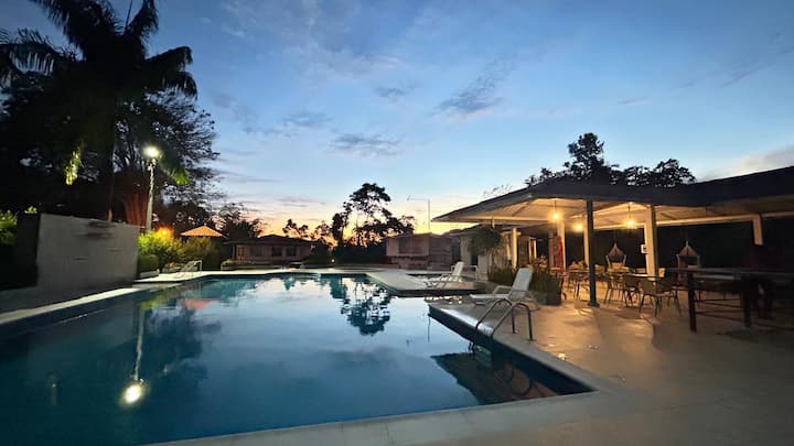 Descanso Y Conexion Con La Naturaleza - La Mesa