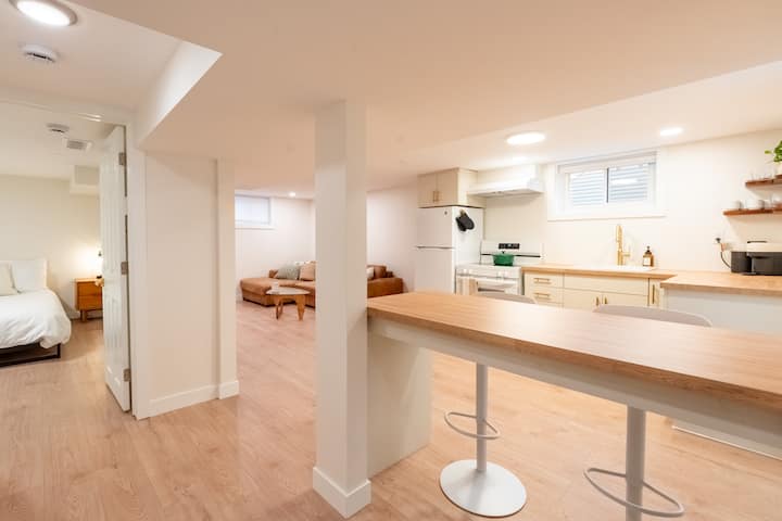 Mariday Park Guest Suite Fully Renovated & Central - Thunder Bay