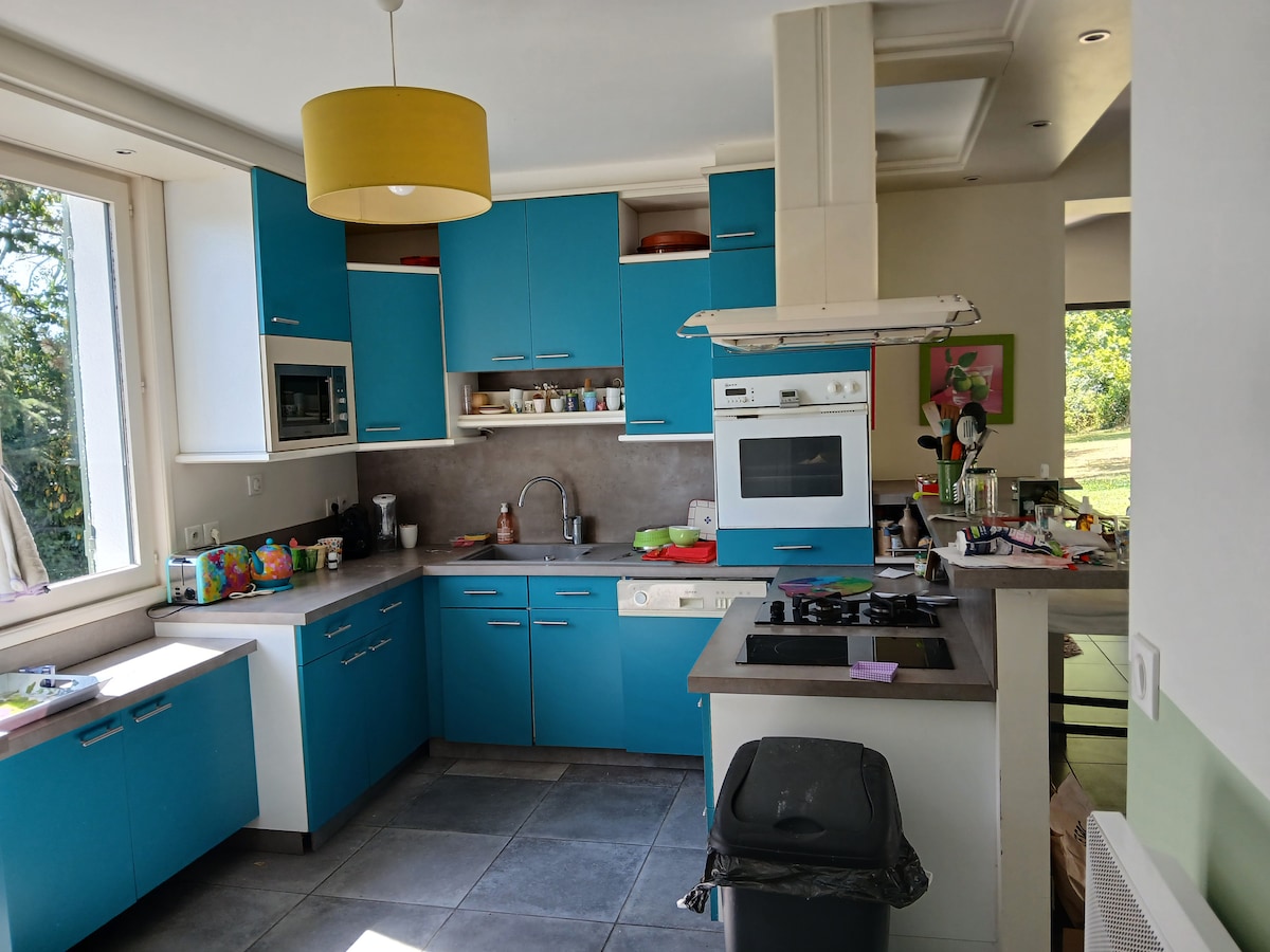 Single bed room + pull-out bed for children - Bed and breakfasts for Rent in Charlieu, Auvergne ...