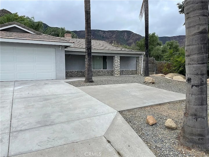 Cute Cozy Lakehouse For Entire Family! - Lake Elsinore, CA