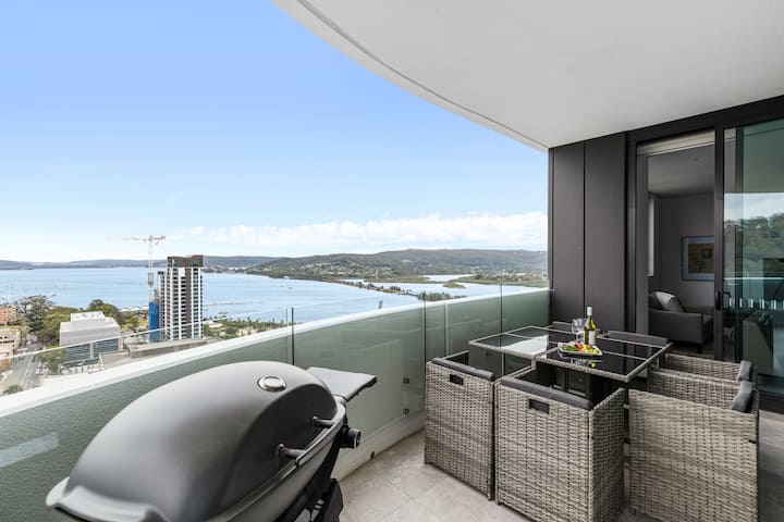 Modern Retreat With Water Views At The Archibald - Central Coast