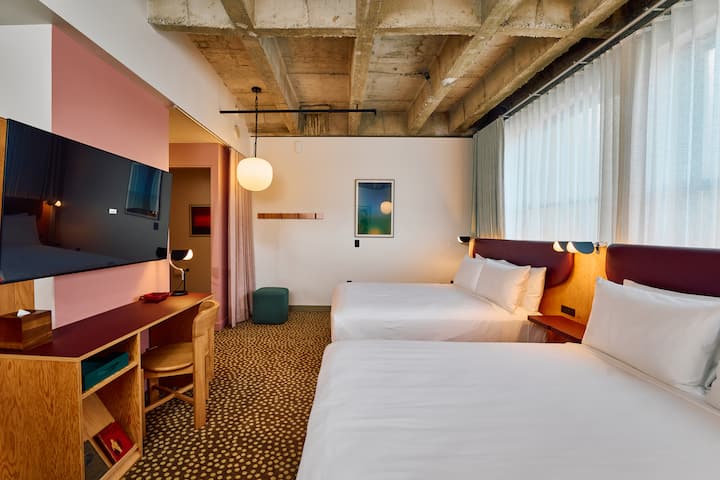 2x Double Queen Rooms | Stile By Kasa Dtla - Los Angeles, CA