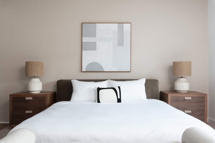 2x Accessible King | Boardwalk Hotel On Lake Anna - Lake Anna, VA