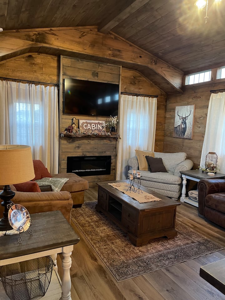 Black Dog Cabins At Rend Lake / Zeus's Retreat - Wayne Fitzgerrell State Recreation Area, Whittington