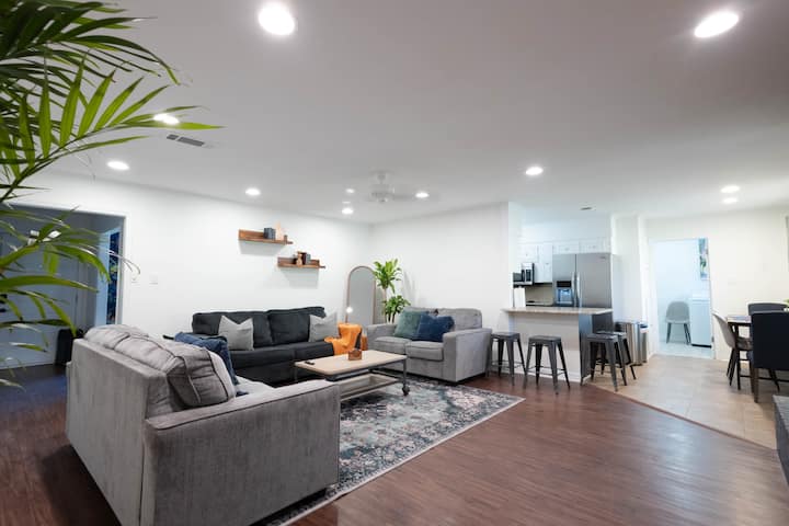 The Triple Play Getaway | 3br Game Room Sleeps 10 - Shreveport, LA