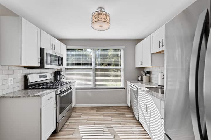 Cozy Kirkwood Nook - Kirkwood, MO