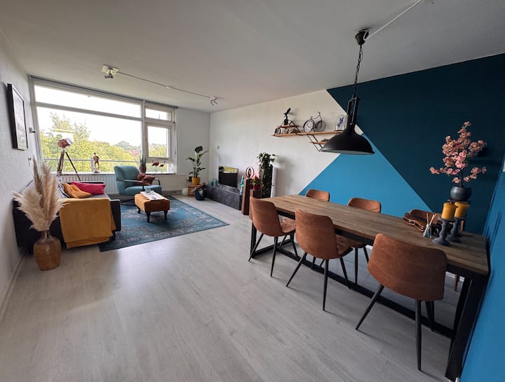 Ruim En Zonnig Appartement Met Parkeerplek - Groningen