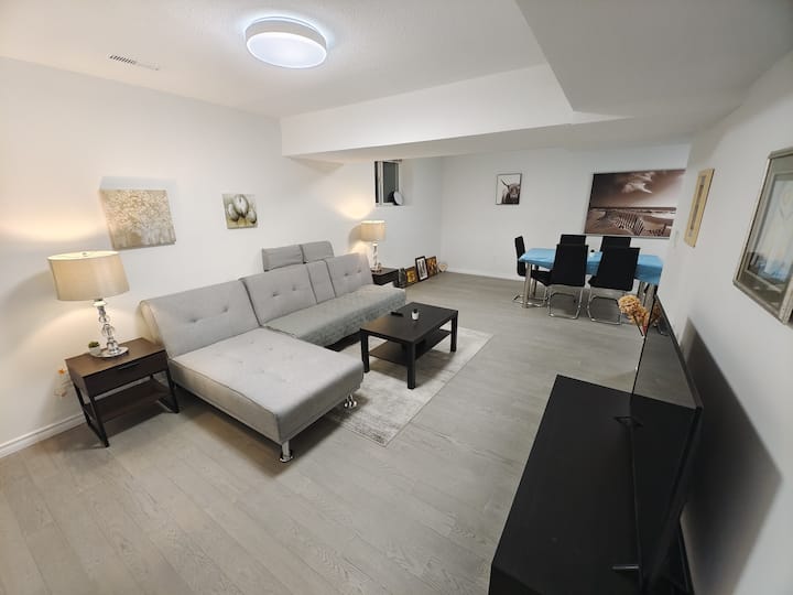 Quiet 2 Bedroom Suite In East Fraser Heights - Surrey