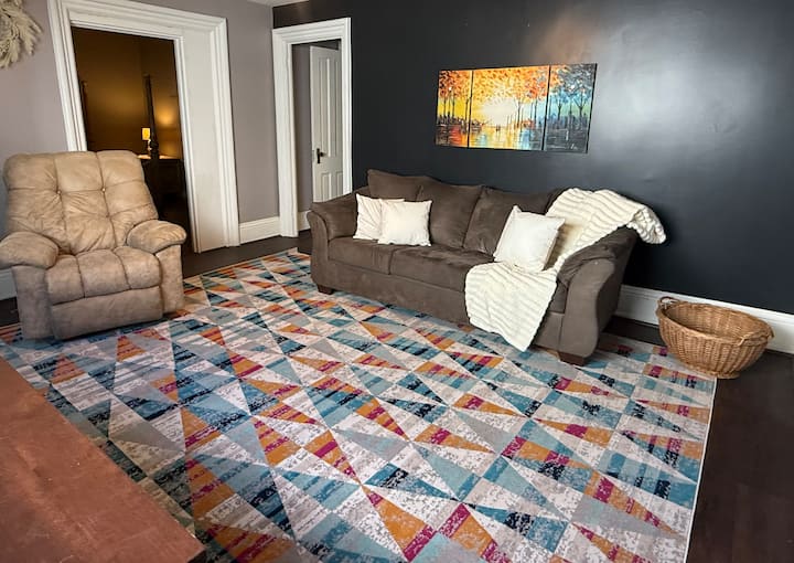 Central Erie 2br —Affordable, Clean & Pet Friendly - Erie, PA