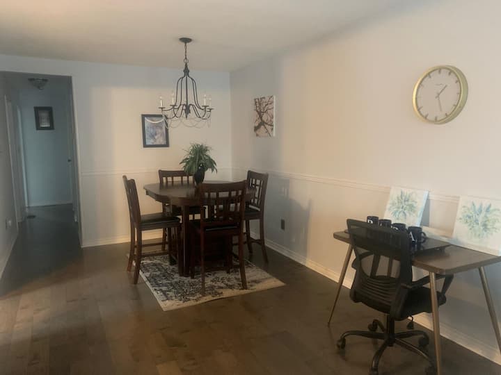 Napaeno's Place - Home Away From Home - Kingston, Canada