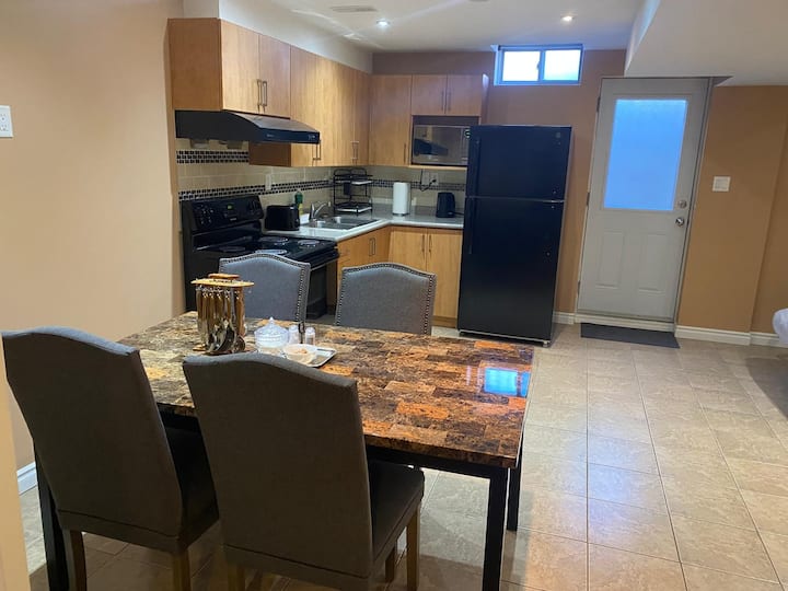 Cozy Basement Suite In Pickering - Ajax