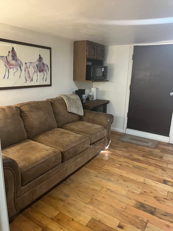 Flagstaff's Little Den Getaway Near Downtown - Flagstaff, AZ