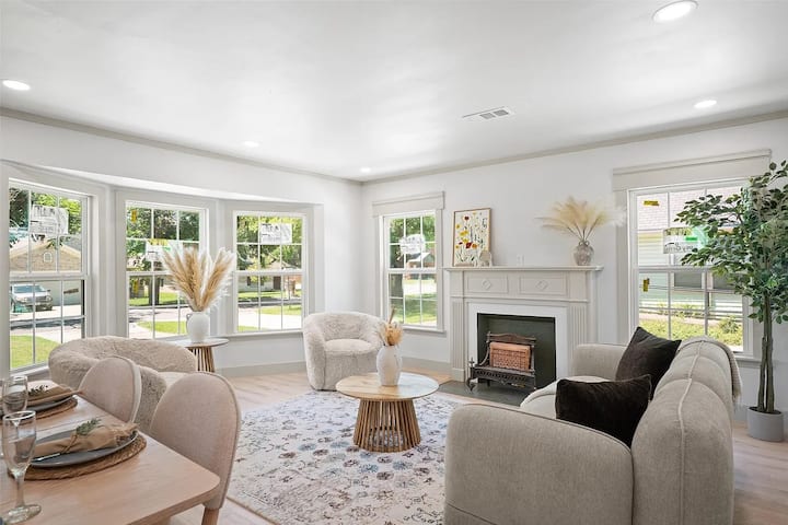 The Olive House On Church Street - Grand Prairie, TX