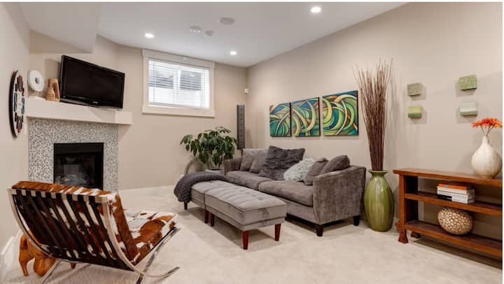 Cozy Private Basement Suite Near Hospital - Calgary