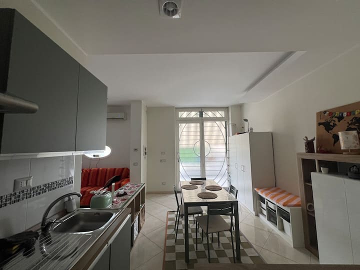 Travelers' Refuge In A Strategic Spot - Torre Annunziata