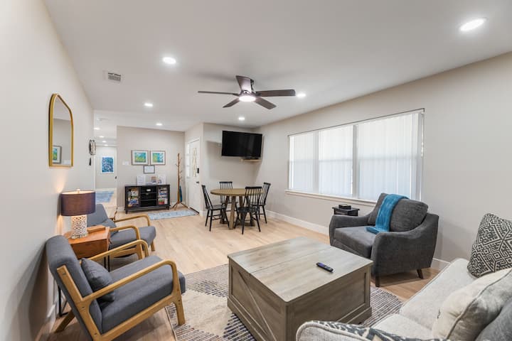 House On The Prairie - Grand Prairie, TX