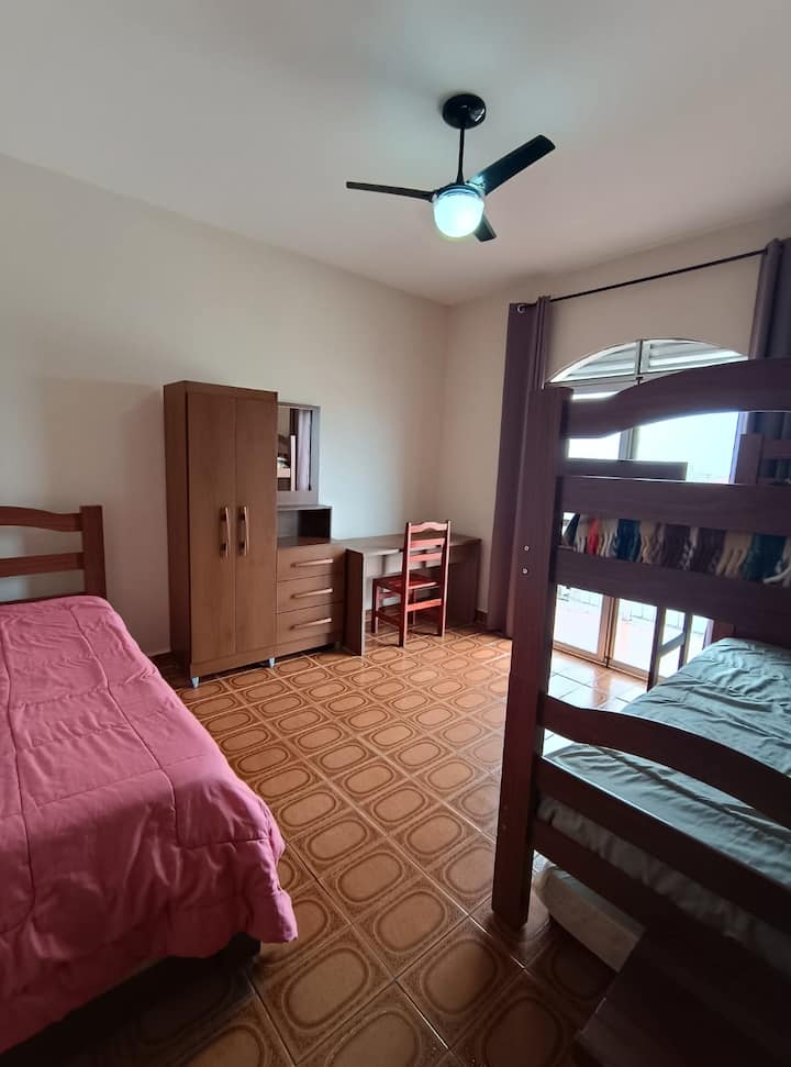 Apto Espaçoso, Seguro, 250 Metros Da Praia - Peruíbe