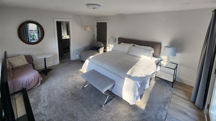 The Love Nest Suite - Charleston, SC