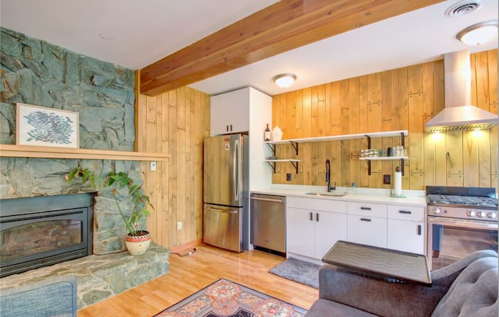 Basement Apartment- Quiet And Central - Mount Vernon, WA