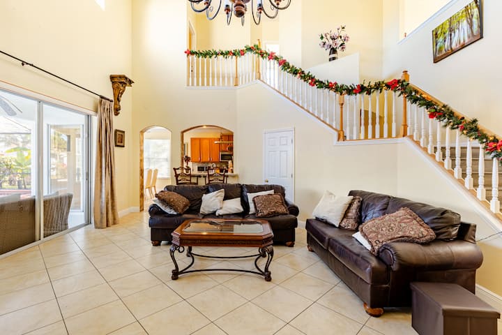 Luxury Getaway Near Winter Garden Downtown, Disney - Winter Garden, FL