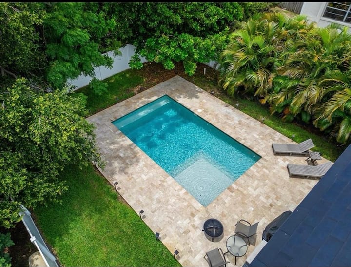 Gulfport Pool Home - Gulfport, FL
