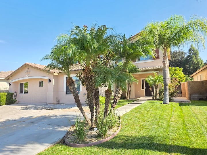 Newly Listed Fontana House Near Kaiser Permanente - Fontana, CA