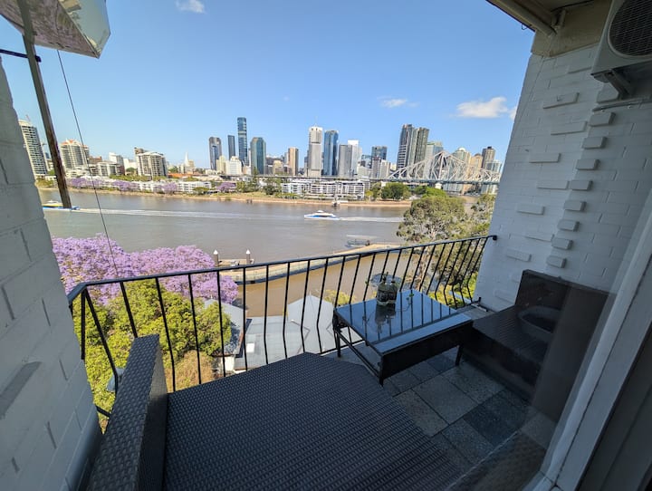 Top Floor Room With River, City And Bridge Views - Australia