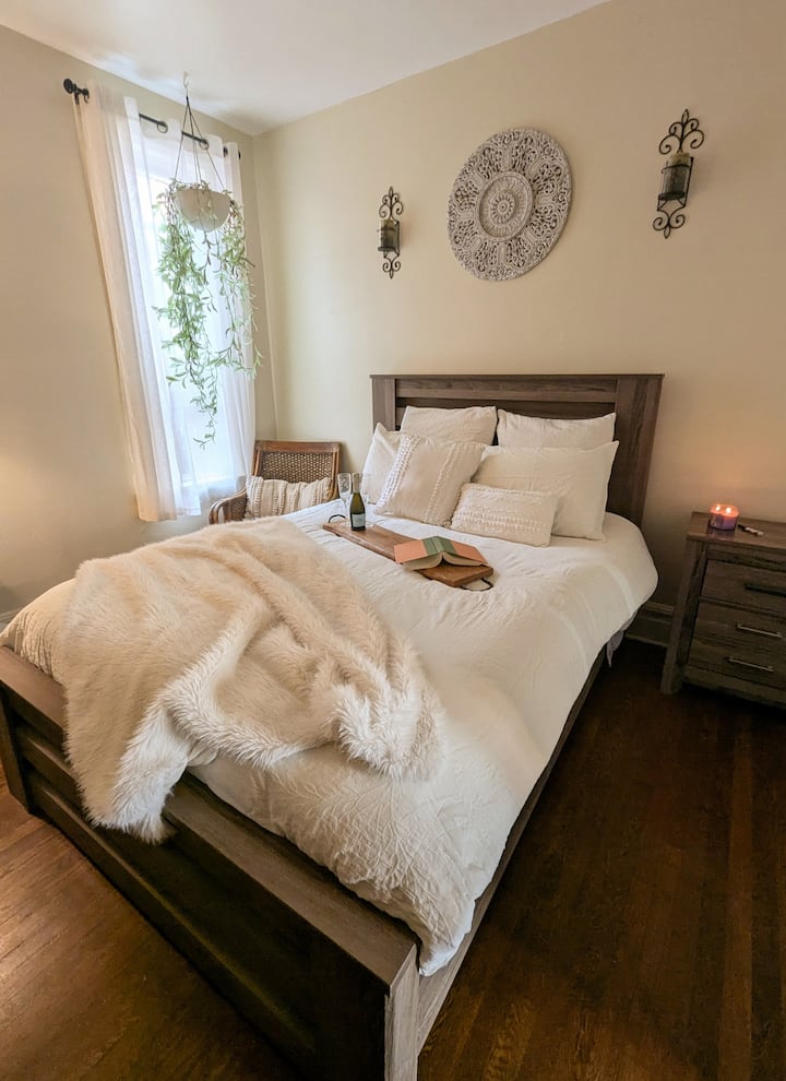 Charming Midtown Harrisburg Retreat - Harrisburg, PA